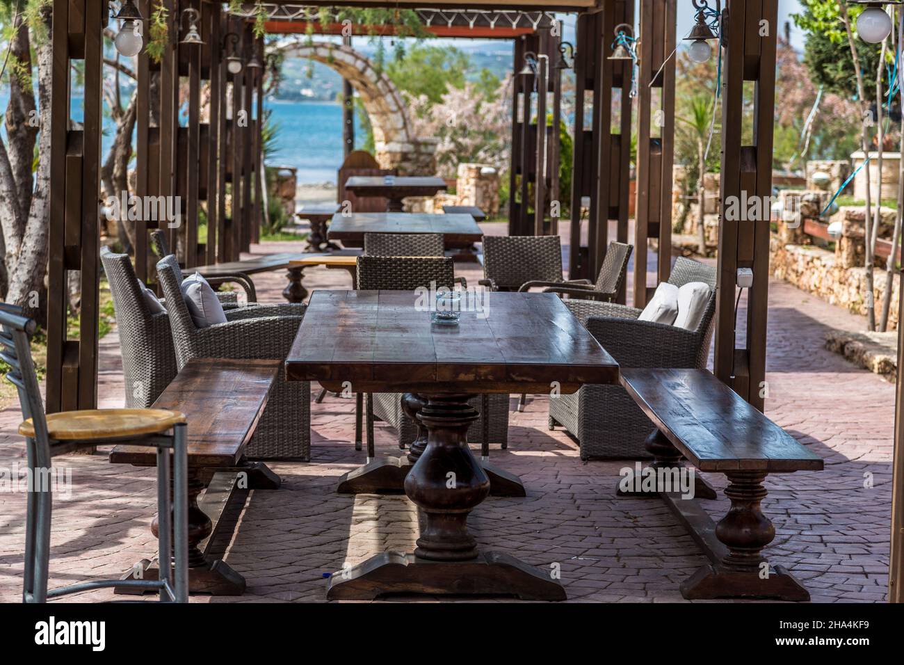 Cafe by the beach hi-res stock photography and images - Alamy