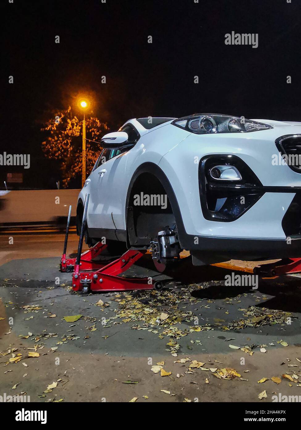 Car lift front suspension hi-res stock photography and images - Alamy