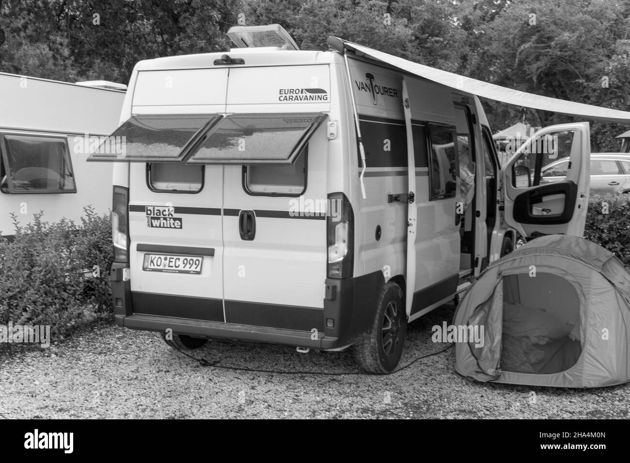 White hardtop van hi-res stock photography and images - Alamy