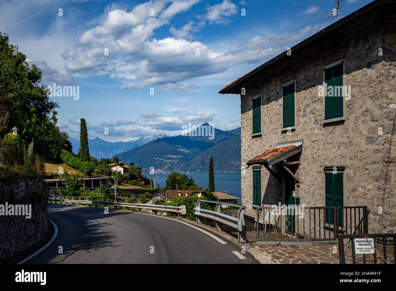 Curve road on hill hi-res stock photography and images - Alamy