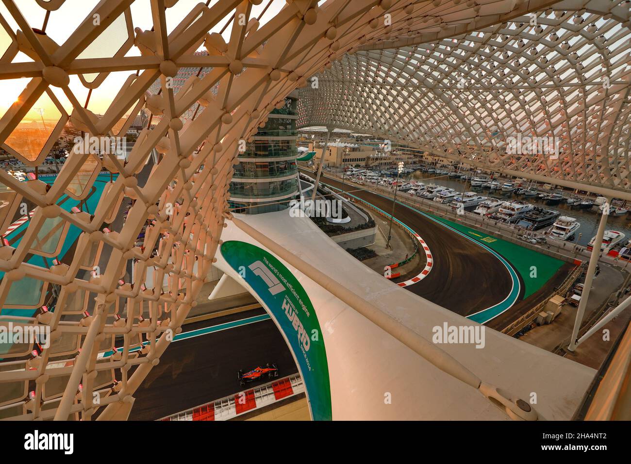 Abu Dhabi, United Arab Emirates. 10th Dec, 2021. # 4 Lando Norris (GBR ...