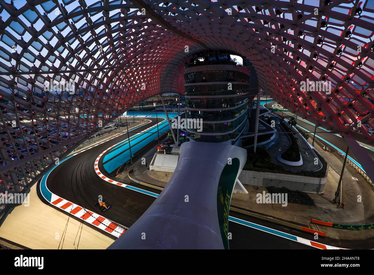 Abu Dhabi, United Arab Emirates. 10th Dec, 2021. # 4 Lando Norris (GBR ...
