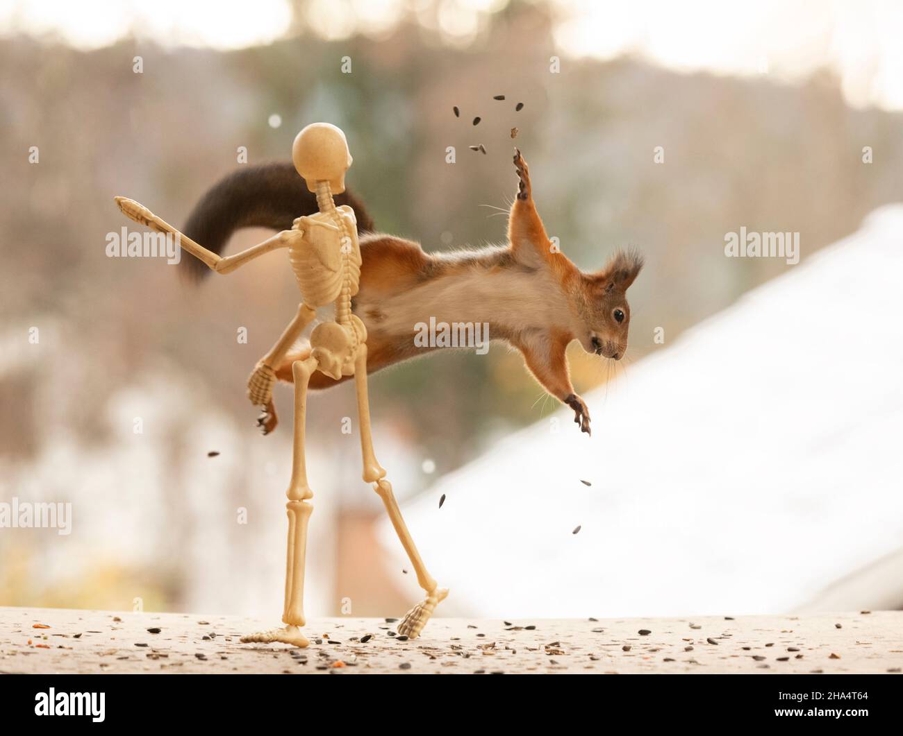 Arms falling hi-res stock photography and images - Alamy