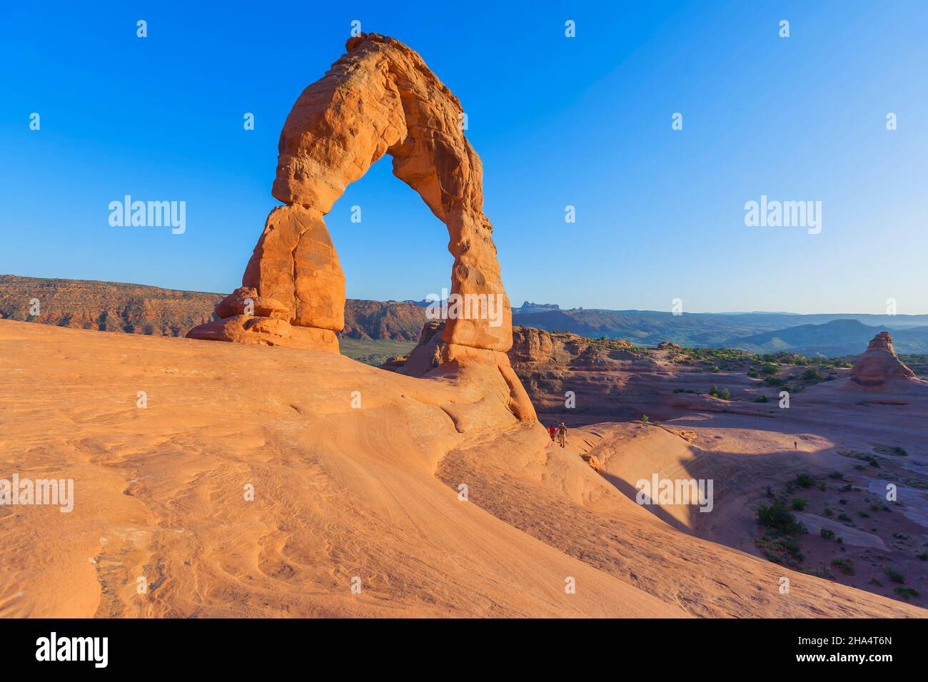 delicate arch,arches national park,moab,utah,united states of america ...