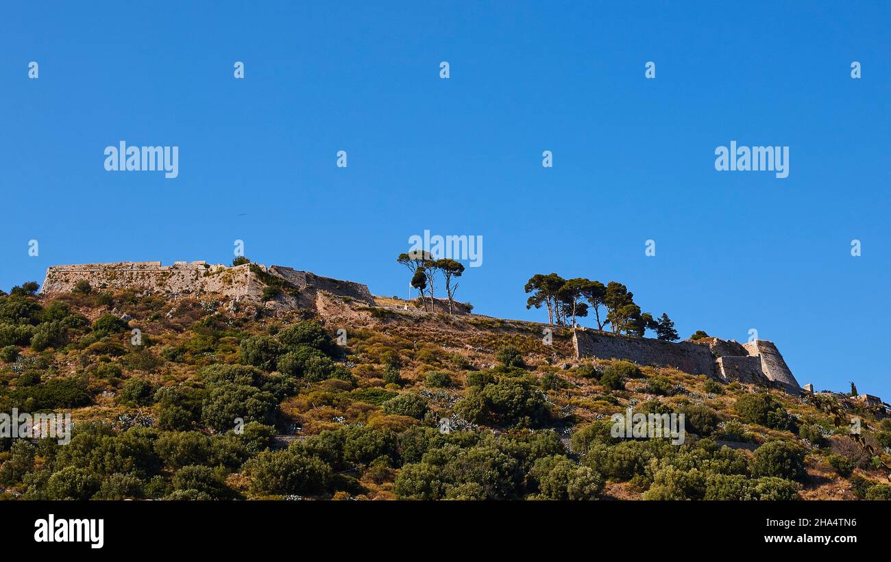 16th century castle construction hi-res stock photography and images ...