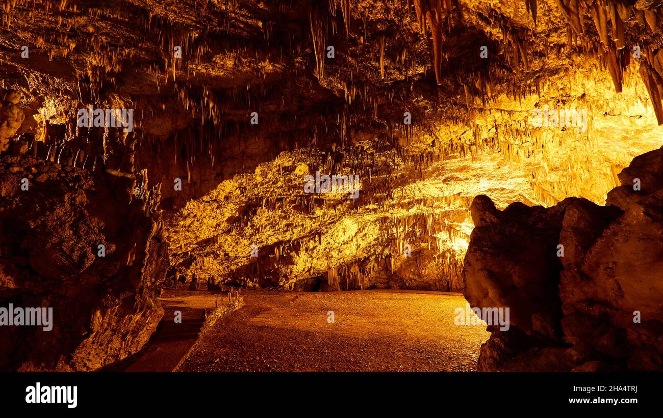 Stalagmites stalactites hi-res stock photography and images - Alamy