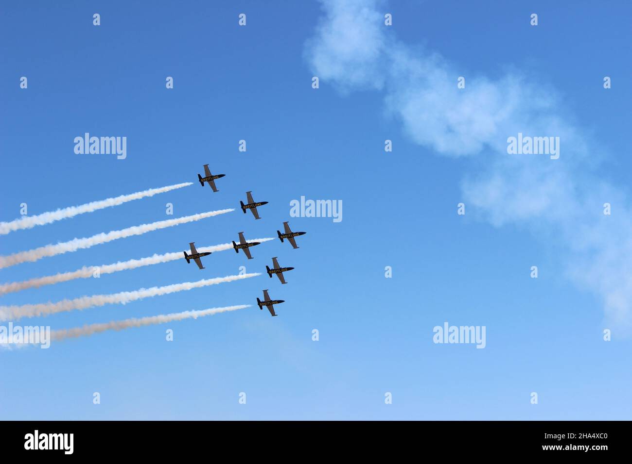 Group of planes hi-res stock photography and images - Alamy