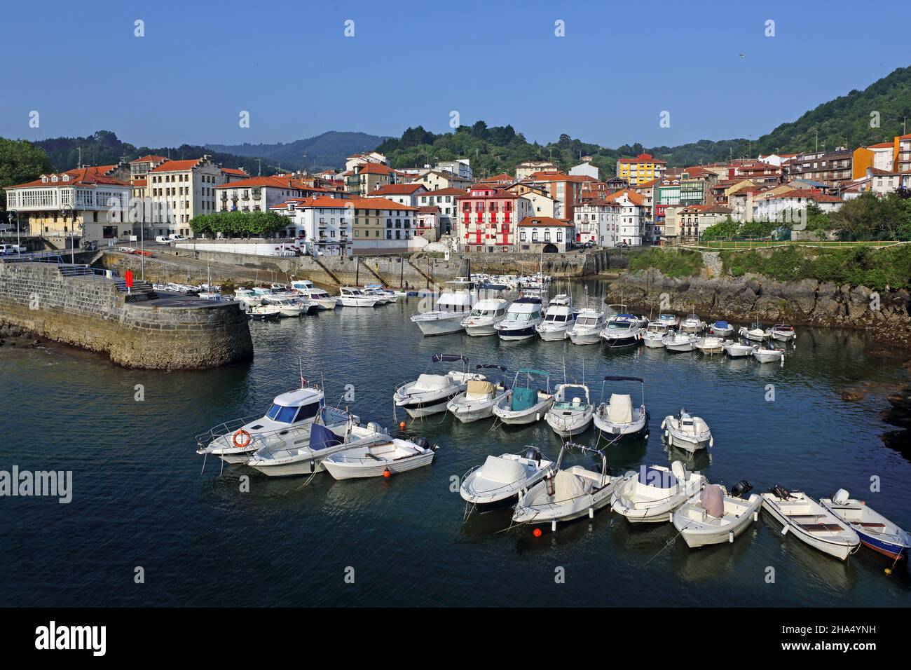 Harbor basin and place Mundaka, Urdaibai Biosphere Reserve, Basque ...