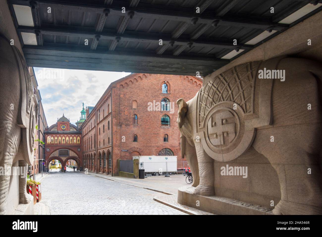 Copenhagen, Koebenhavn: Elephant Tower and Gate, former Carlsberg ...