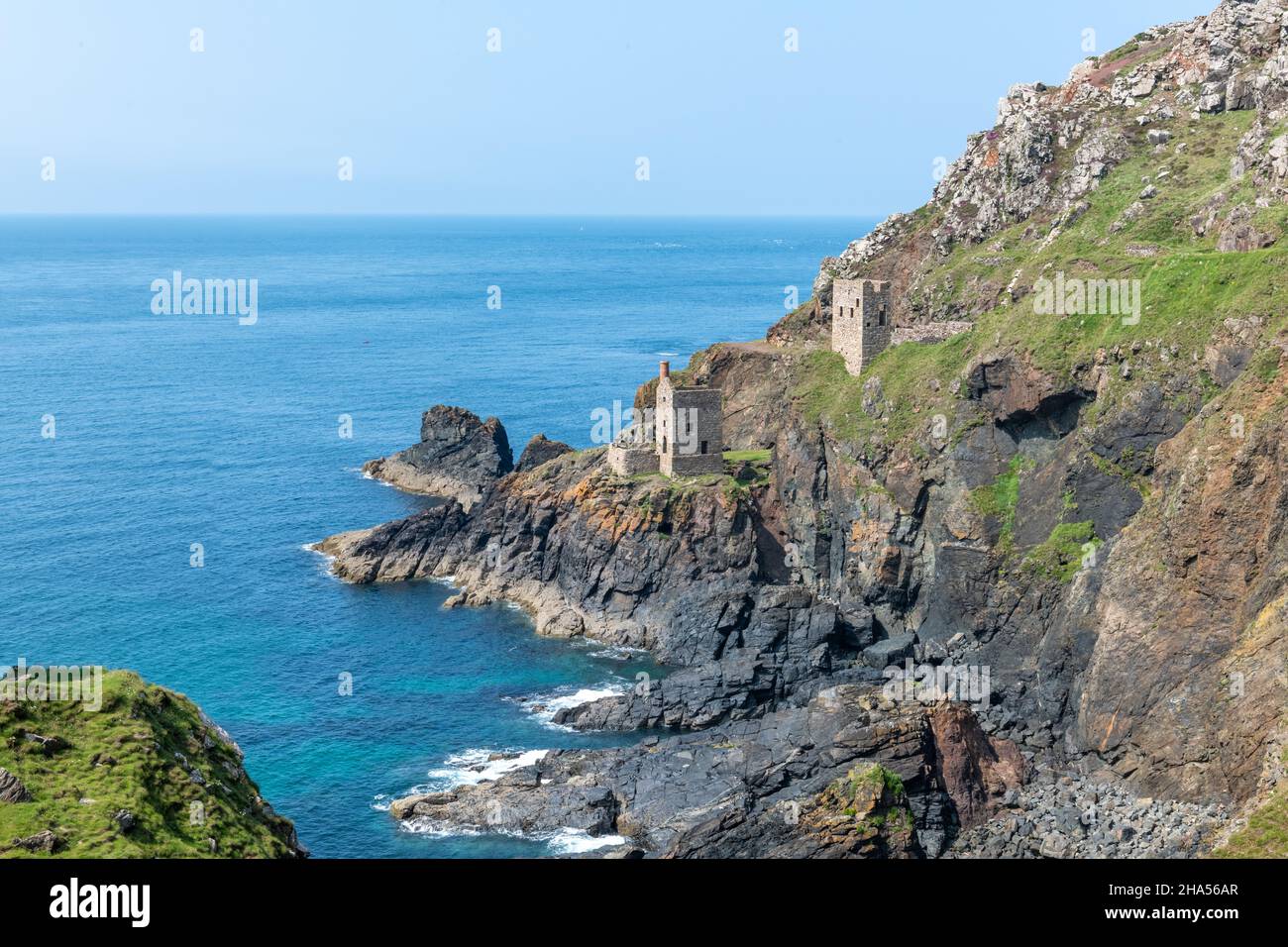 The engine houses at the Crowns mine at Botallack mine in Cornwall ...