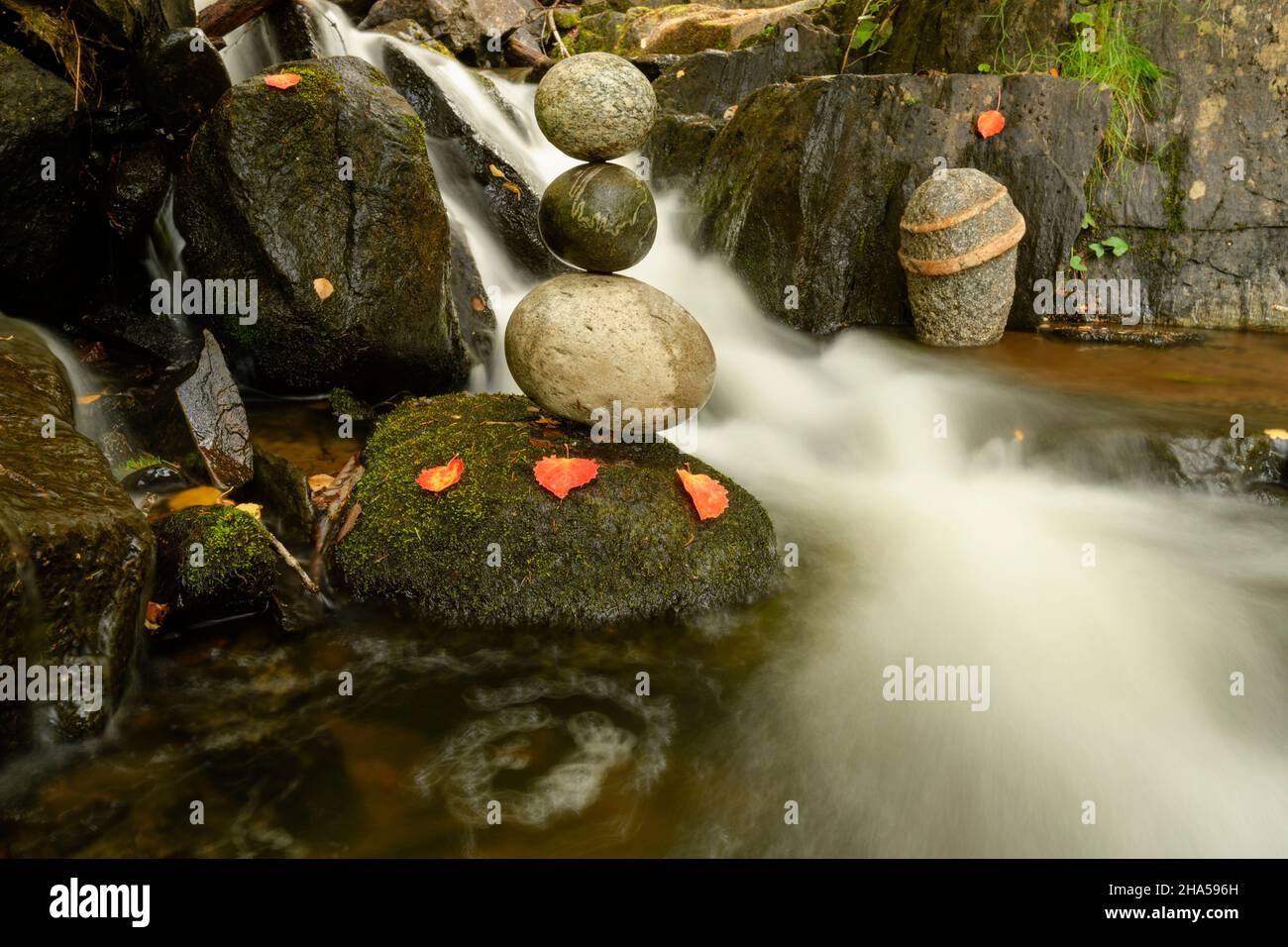 Round waterfall hi-res stock photography and images - Alamy