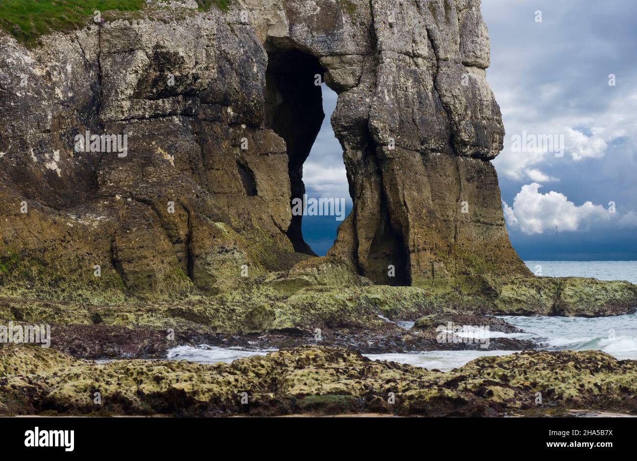 Rock gate at portrush hi-res stock photography and images - Alamy