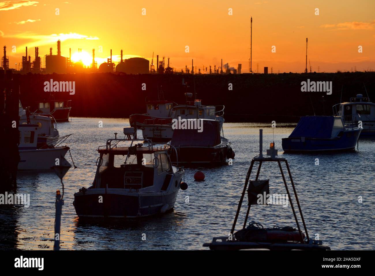 Sunset at Paddy's Hole, South Gare, Redcar, Teesside. Teesside Freeport ...