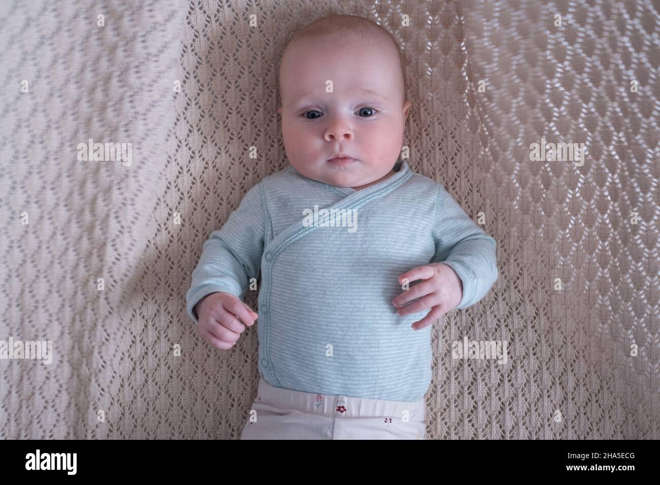 Child girl cover face hi-res stock photography and images - Alamy