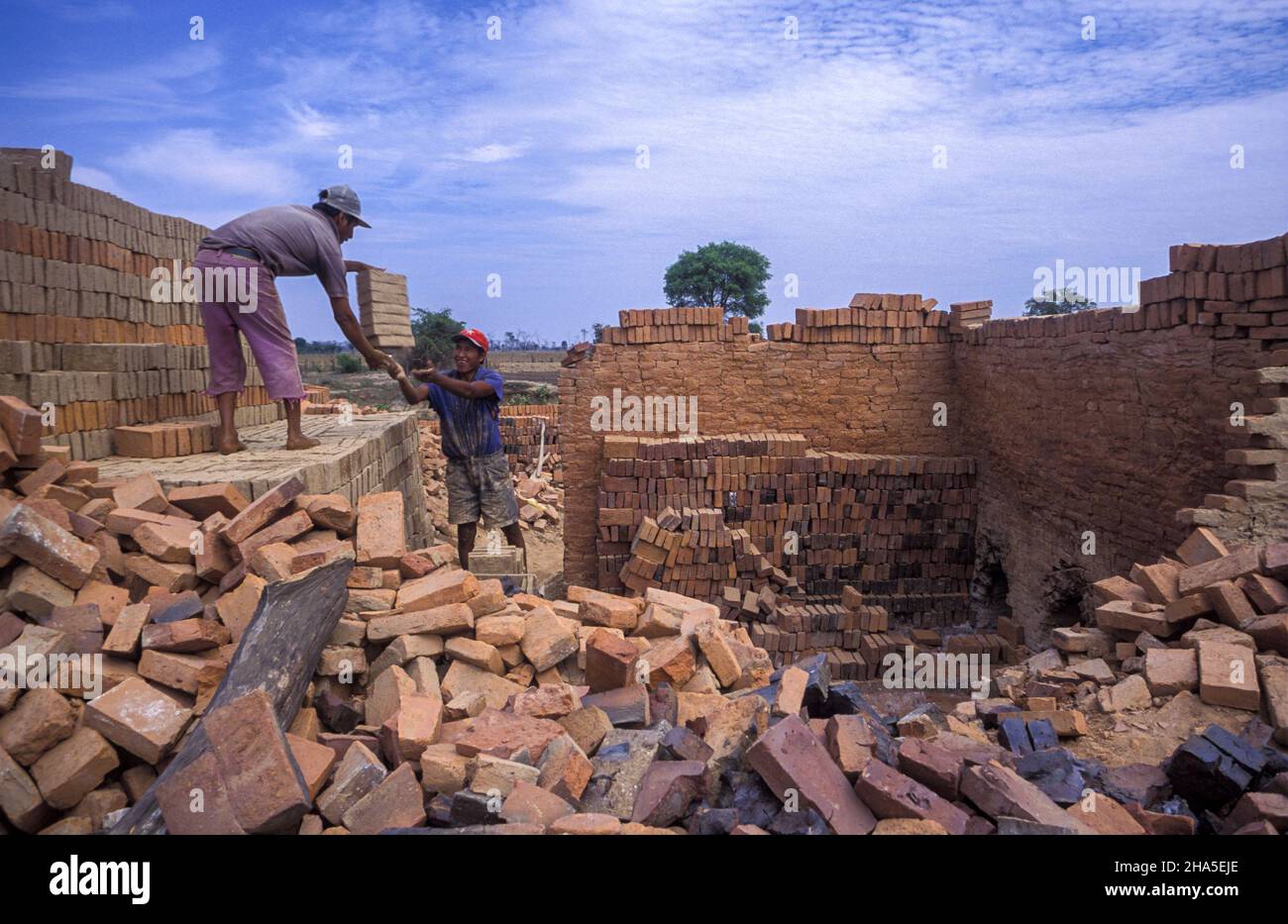 Brick factory workers hi-res stock photography and images - Alamy