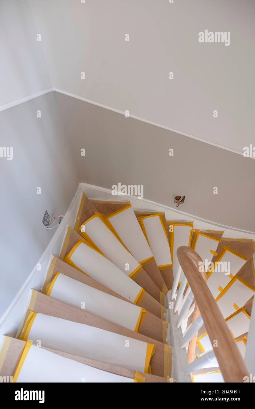 Old stairwell apartment building hi-res stock photography and images ...