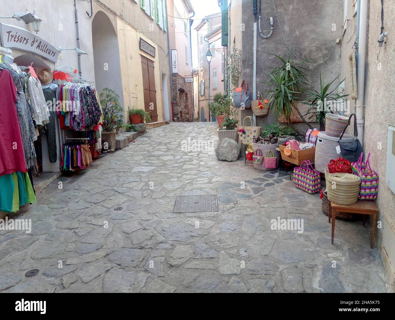 Alley boutique in mountain hi-res stock photography and images - Alamy