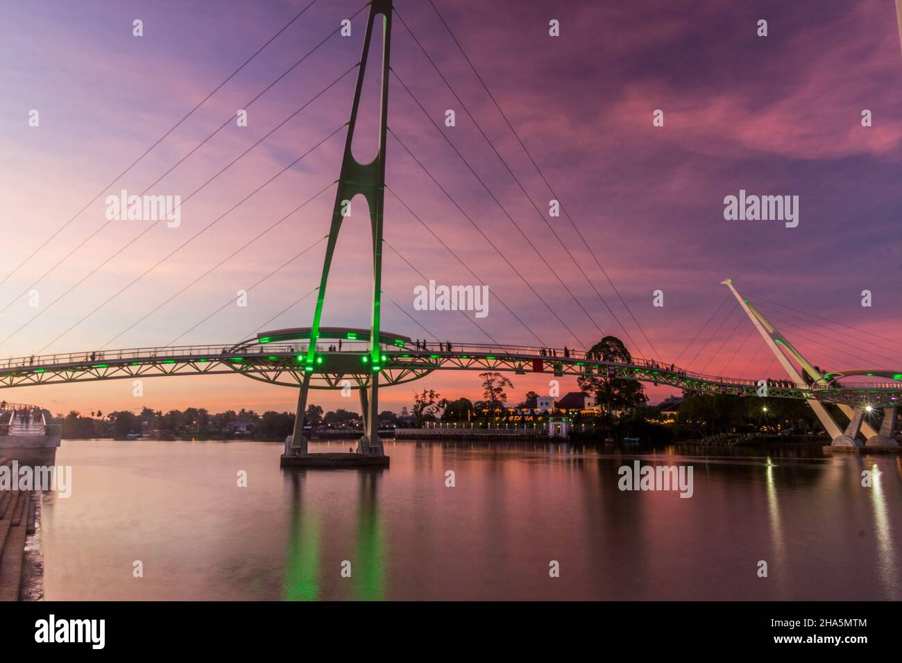 Darul Hana Bridge in the center of Kuching, Malaysia Stock Photo - Alamy