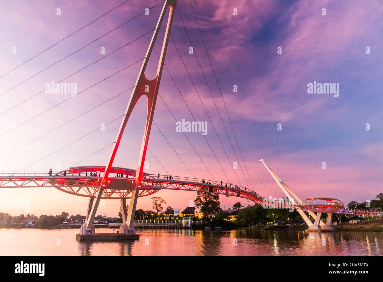 Darul Hana Bridge in the center of Kuching, Malaysia Stock Photo - Alamy