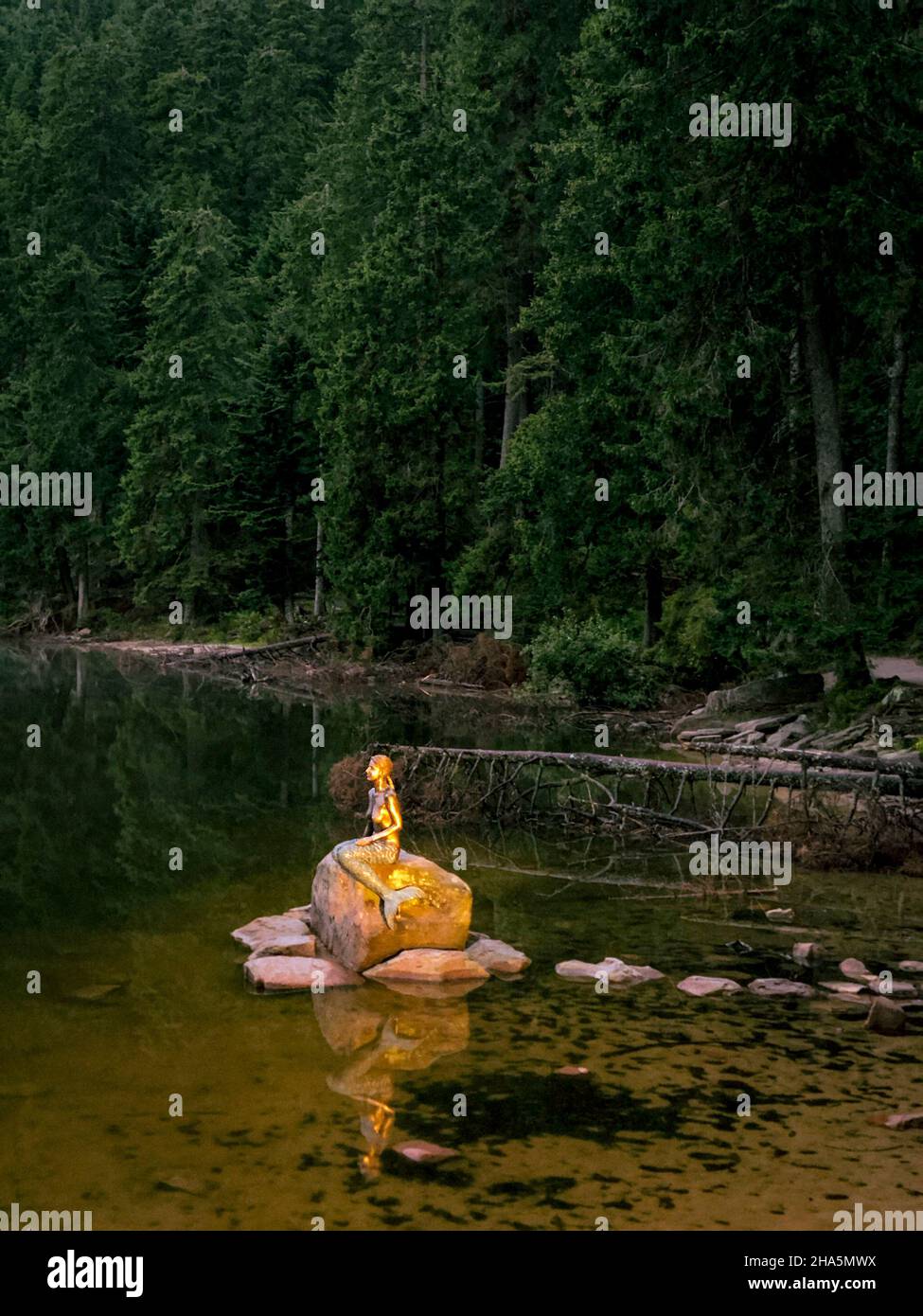 Mermaid figurine hi-res stock photography and images - Alamy