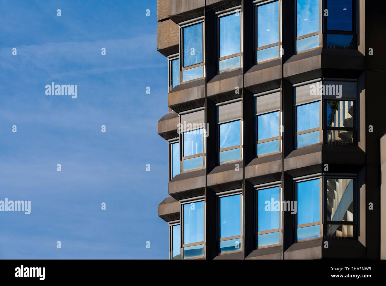 High rise building facade hi-res stock photography and images - Alamy