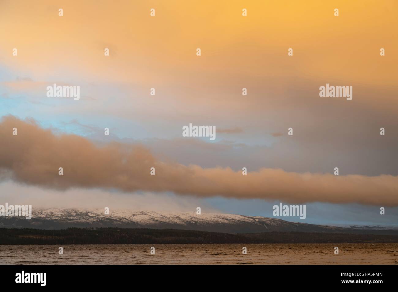 Dark cloud hi-res stock photography and images - Alamy