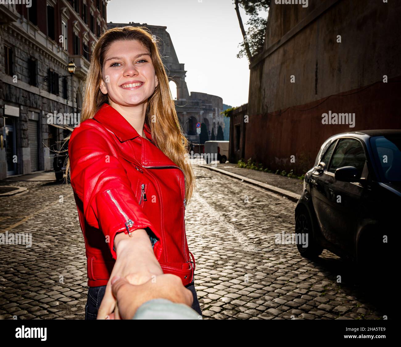 Woman rome colosseum holding hands hi-res stock photography and images ...