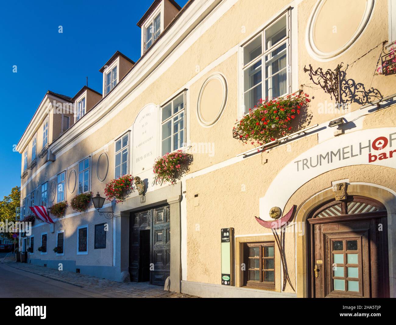 Tavern buschenschank heuriger trummelhof in 19 dobling hi-res stock ...