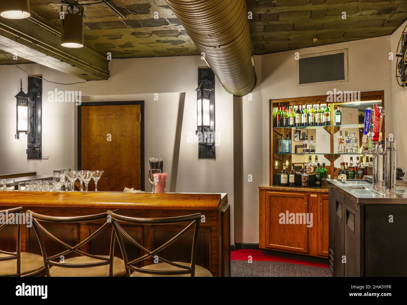The Bar in the basement. The Engineers Club, Dayton, Ohio, USA Stock ...