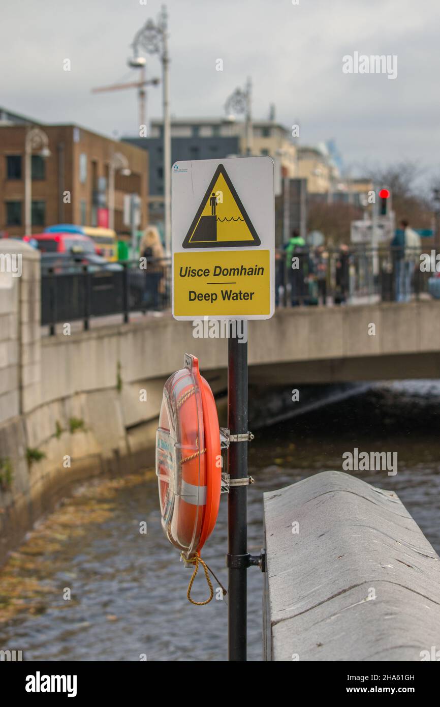 Discover docklands hi-res stock photography and images - Alamy