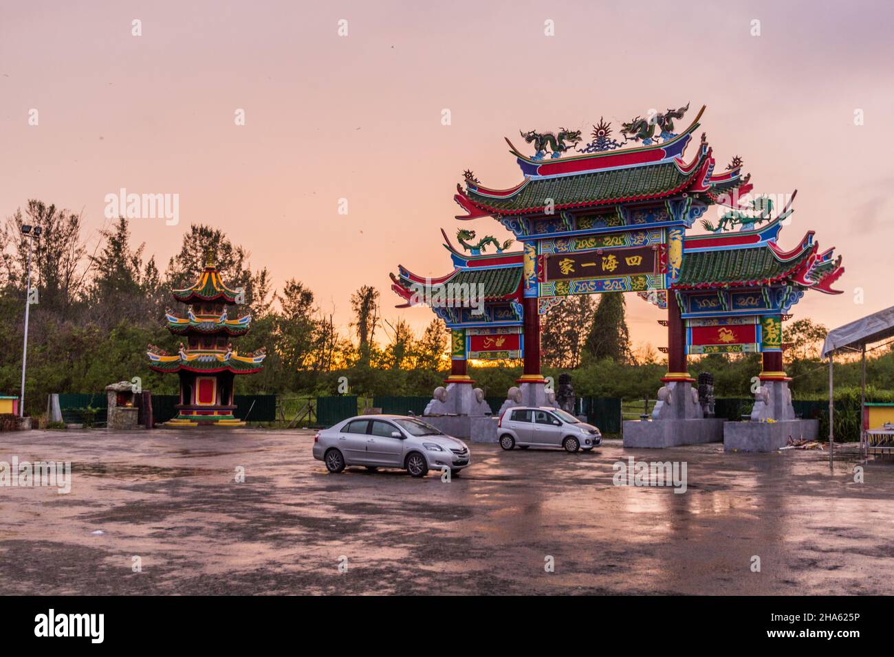 Archway in Tua Pek Kong Chinese temple in Miri, Sarawak, Malaysia Stock ...