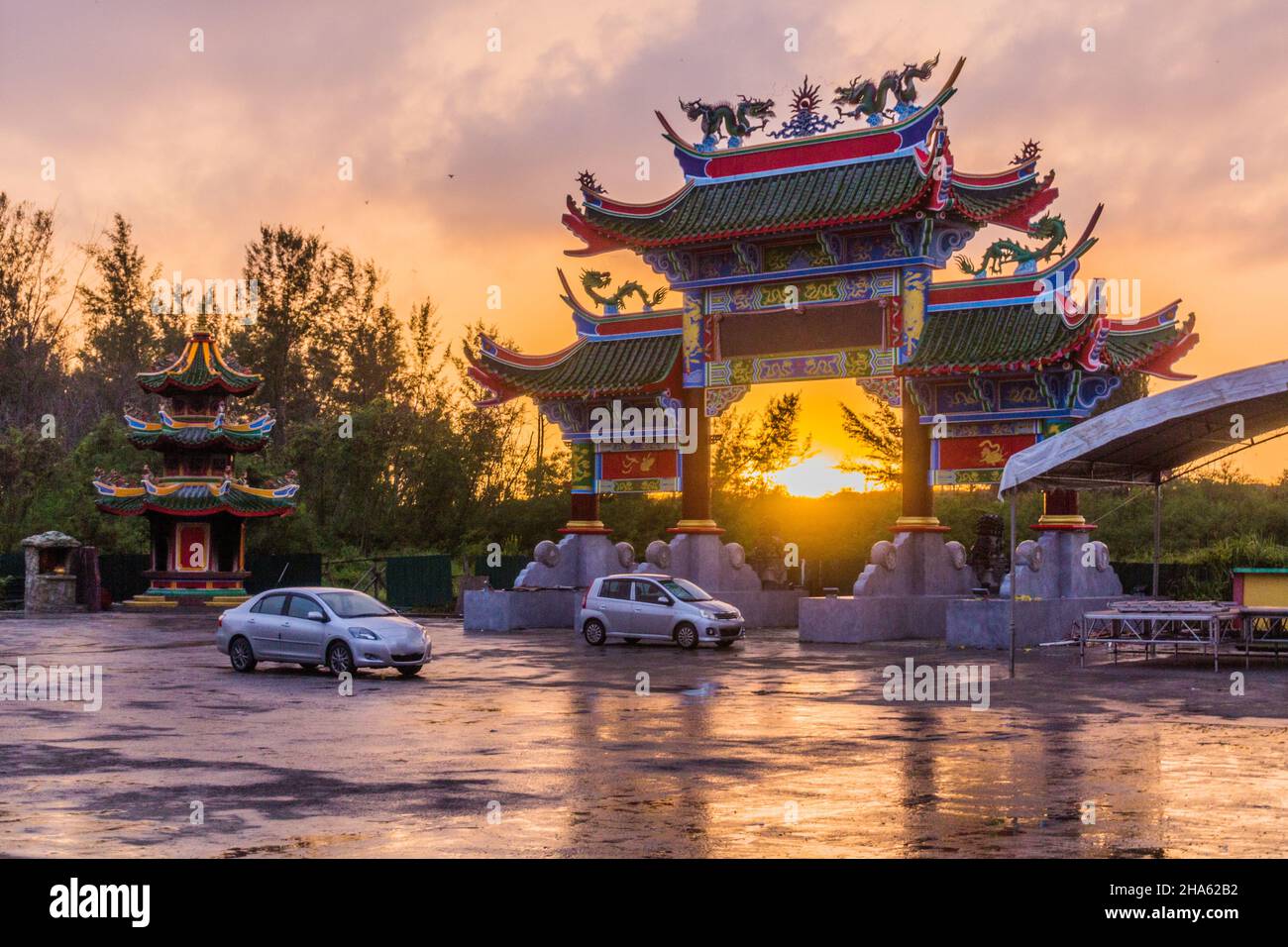 Archway in Tua Pek Kong Chinese temple in Miri, Sarawak, Malaysia Stock ...