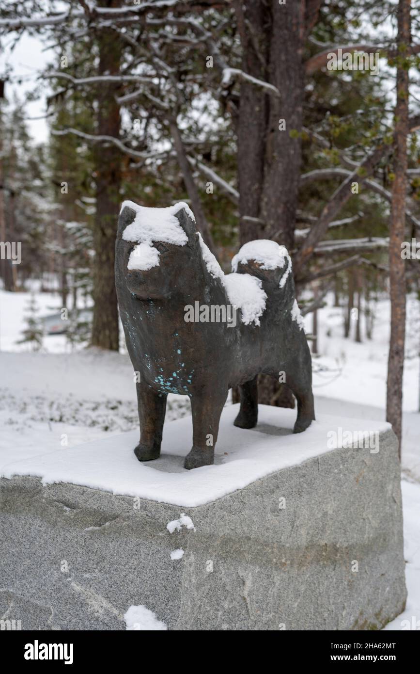 Husky statue hi-res stock photography and images - Alamy