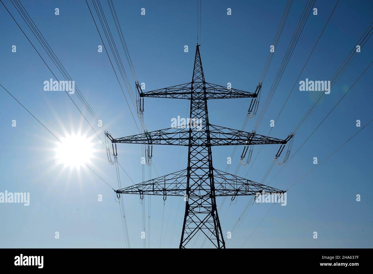 Power line light pole hi-res stock photography and images - Alamy