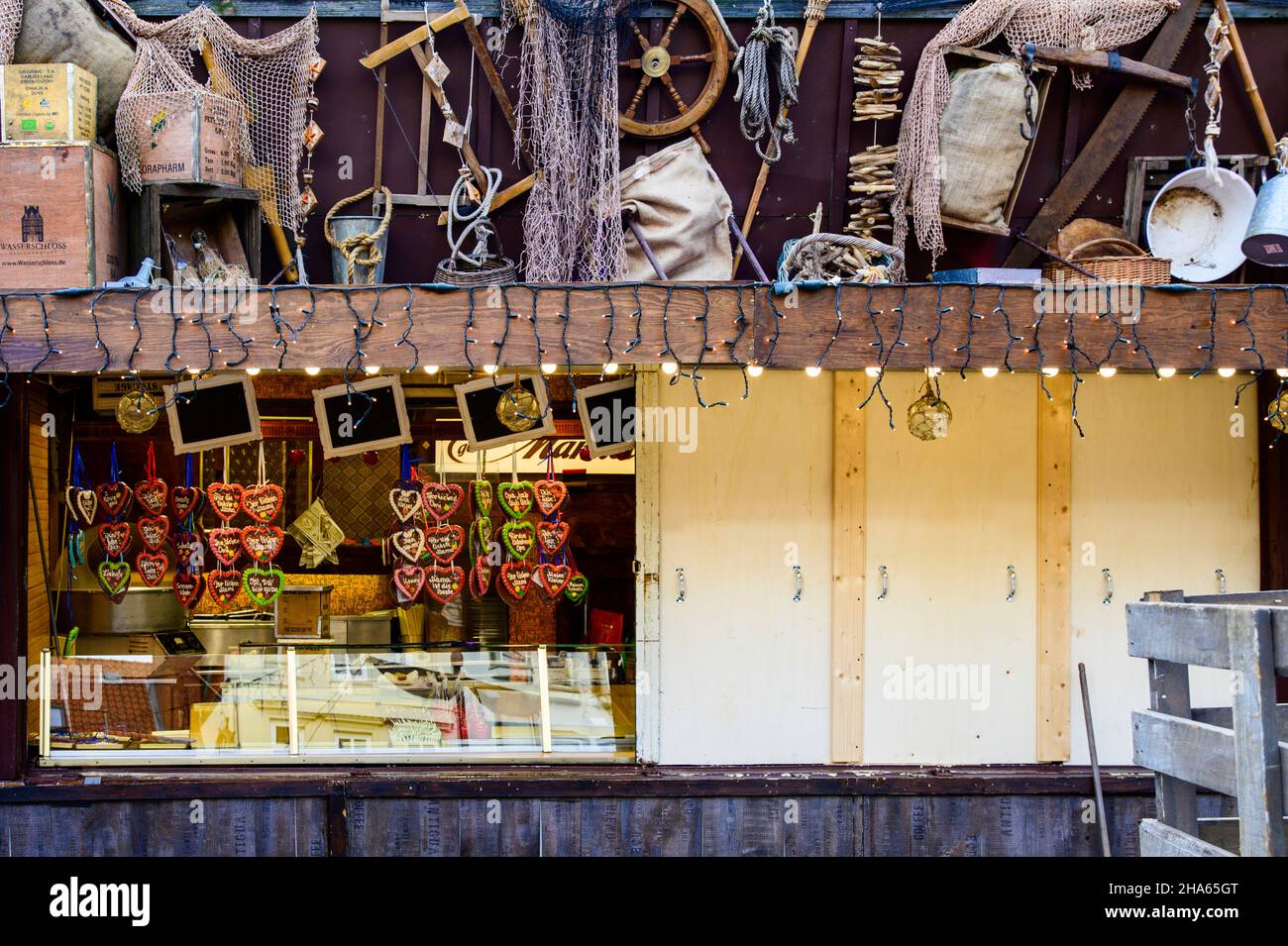 Stand on christmas market half open hi-res stock photography and images ...