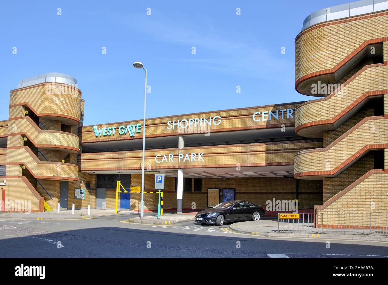 Entrance to West Gate Shopping Centre Car Park, Town Centre, Stevenage ...