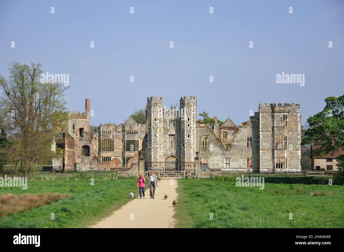 Cowdray House Tudor Mansion ruins, Midhurst, West Sussex, England ...