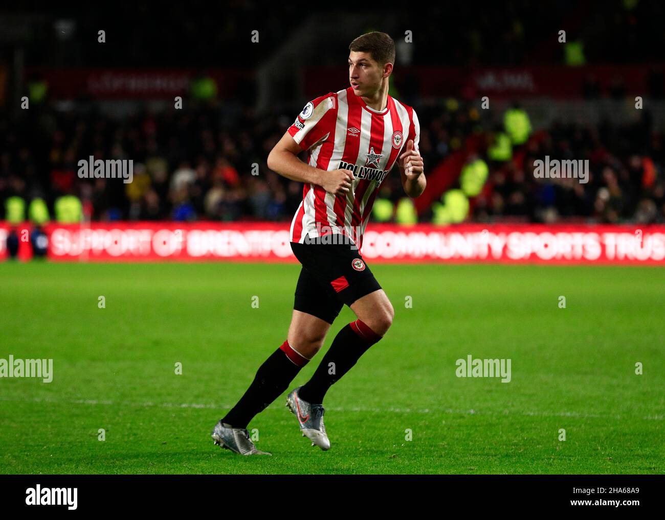 Brentford Community Stadium, London, UK. 10th Dec, 2021. Premier League ...