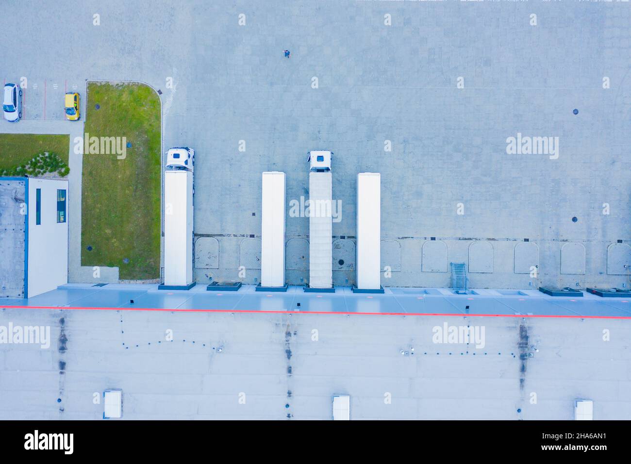 Loading and unloading zone hi-res stock photography and images - Alamy