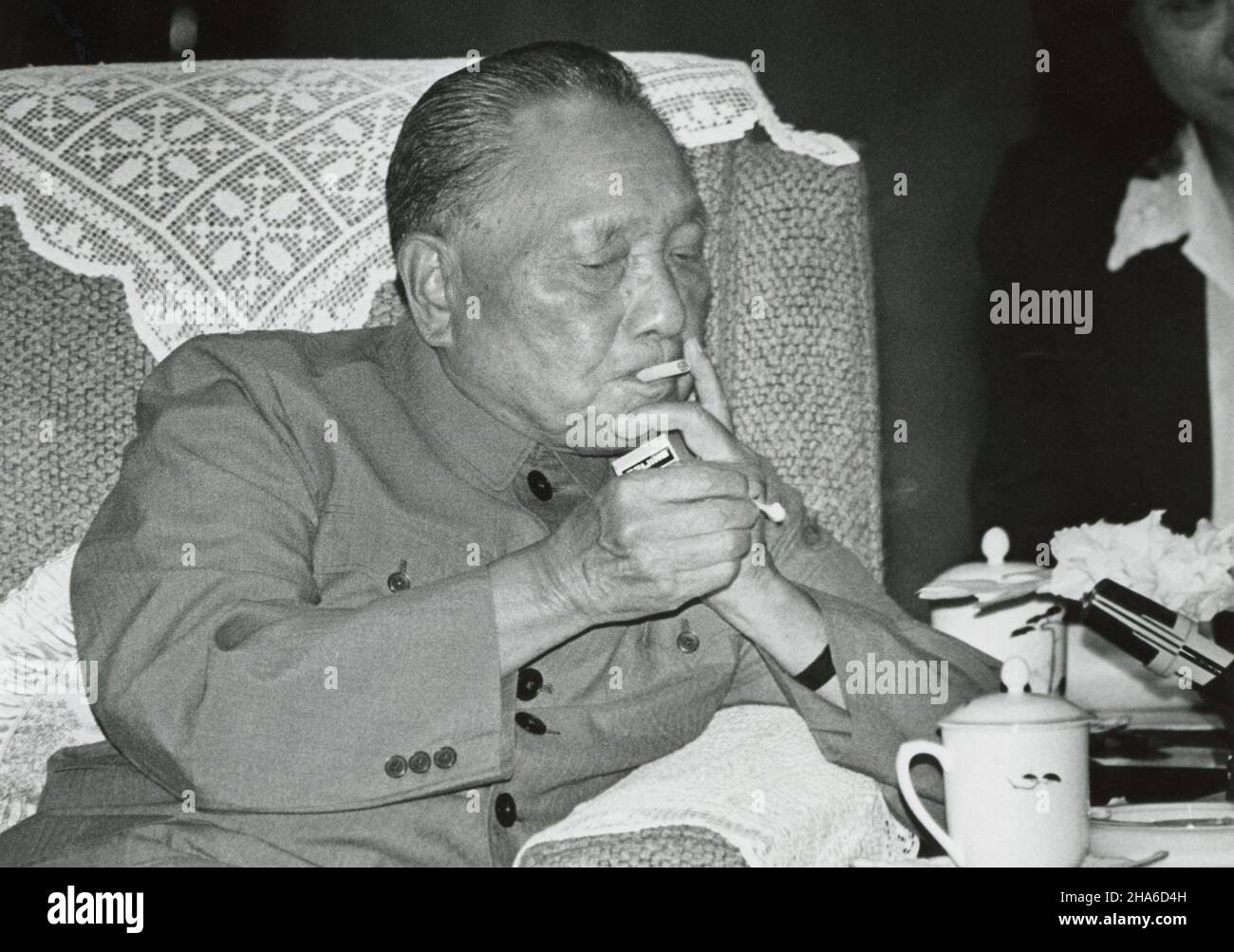 Deng xiaoping 1980s hi-res stock photography and images - Alamy