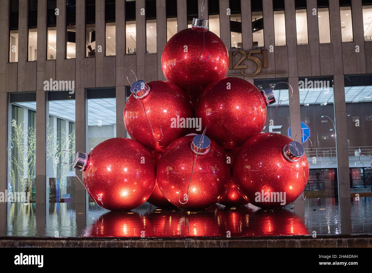 Giant red baubles hi-res stock photography and images - Alamy