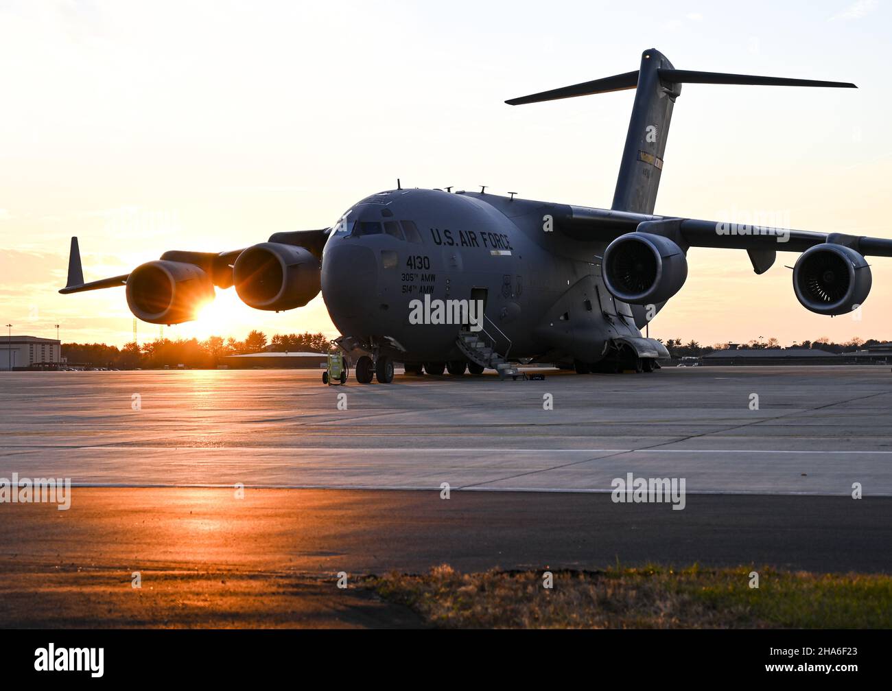 A C 17 Globemaster Iii With The 6th Airlift Squadron Finishes Uploading