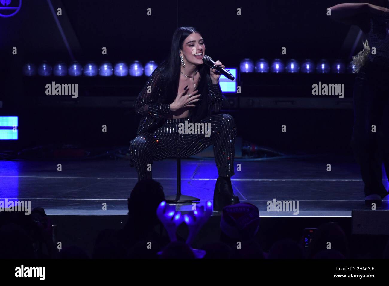 The damelio show hi-res stock photography and images - Alamy