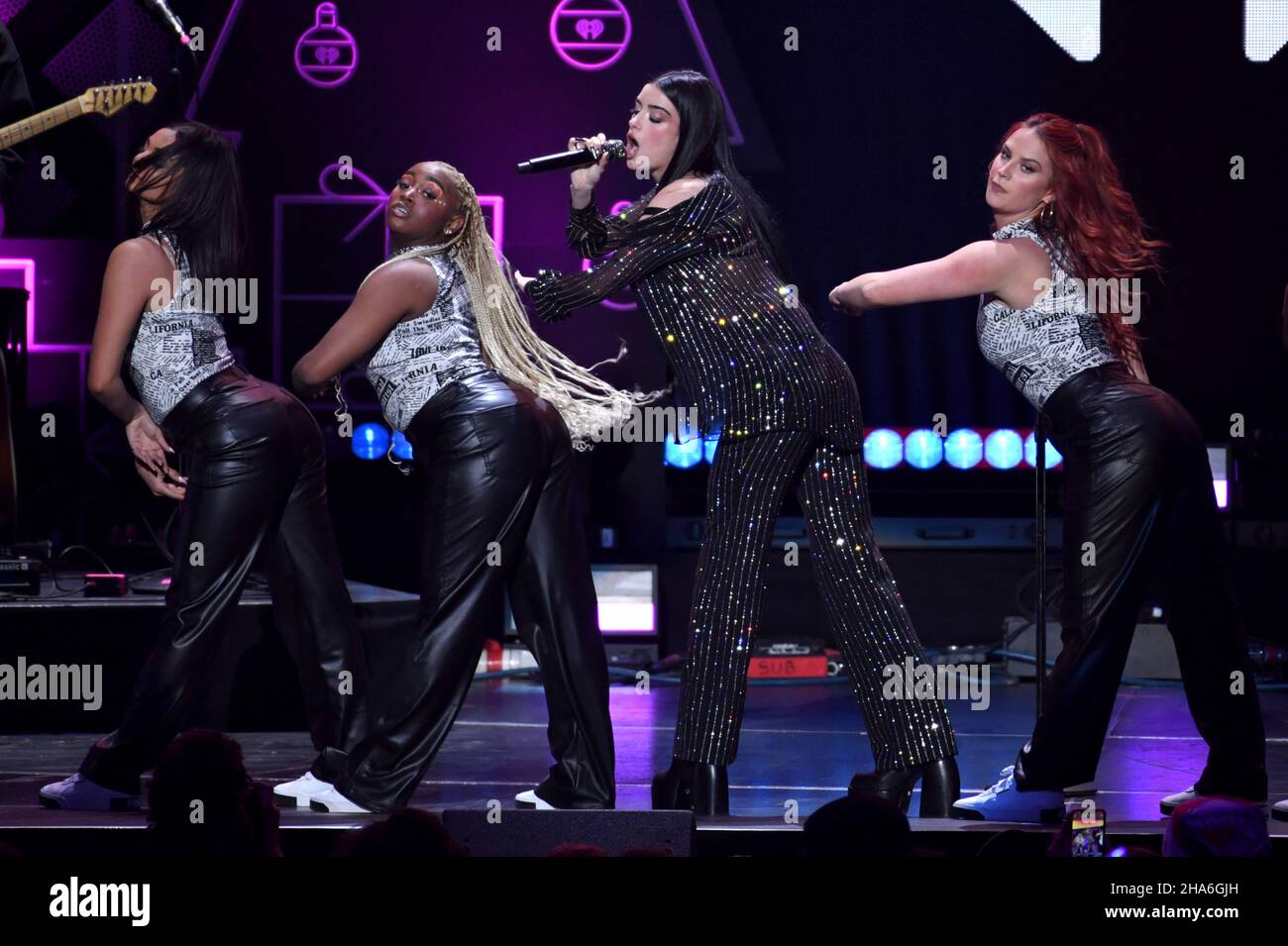 The damelio show hi-res stock photography and images - Alamy