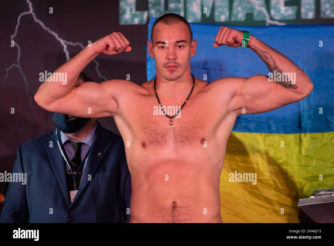 December 10, 2021: NEW YORK, NY - DECEMBER 10: Oleksandr Teslenko makes ...