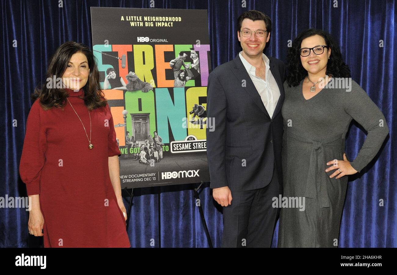 New York, USA. 10th Dec, 2021. L-R: Marilyn Agrelo, Trevor Crafts and ...