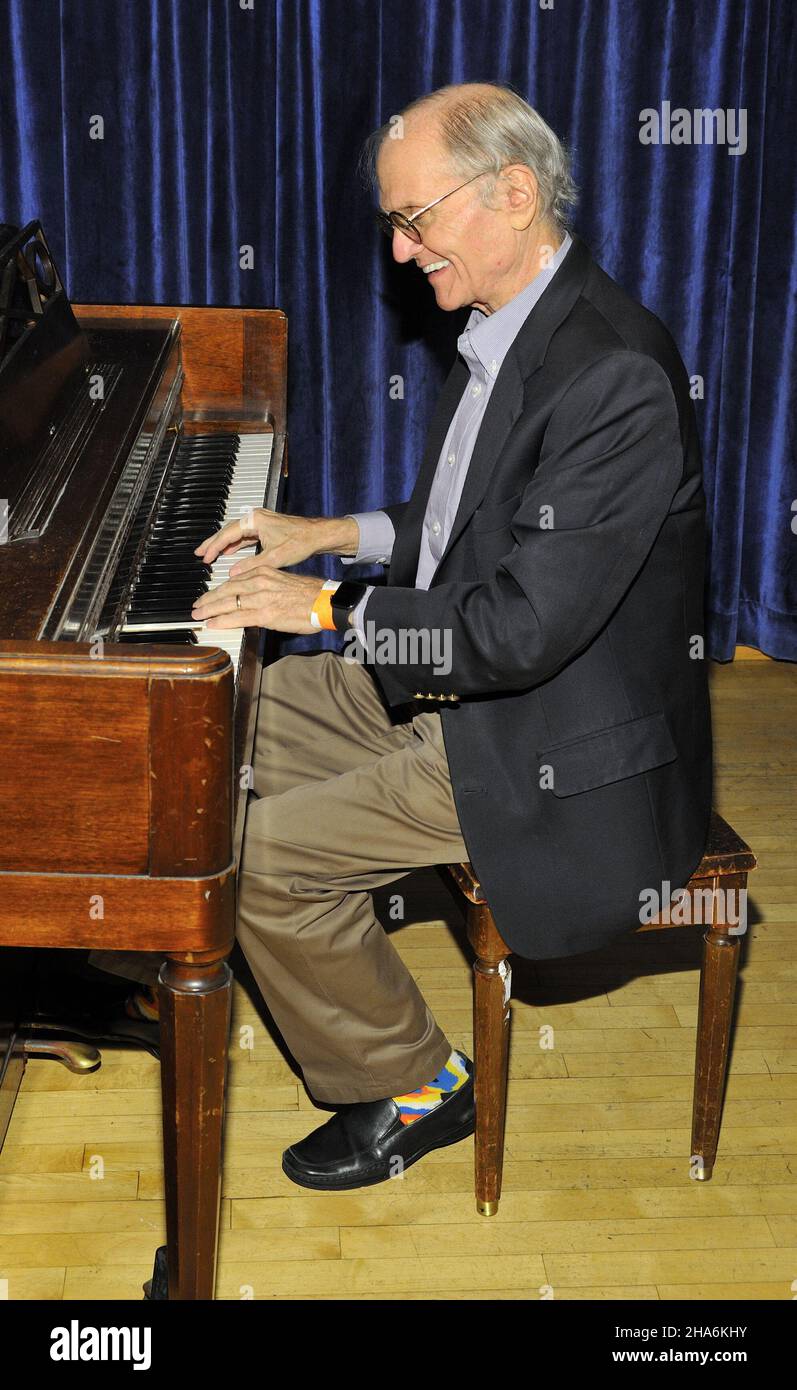 New York, USA. 10th Dec, 2021. Christopher Cerf attends the NY special ...