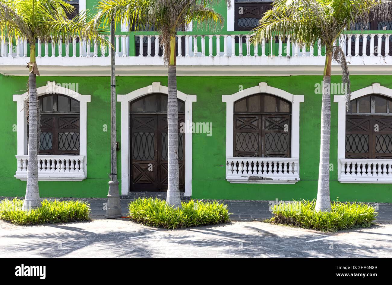 Veracruz, colorful streets and colonial houses in historic city center ...