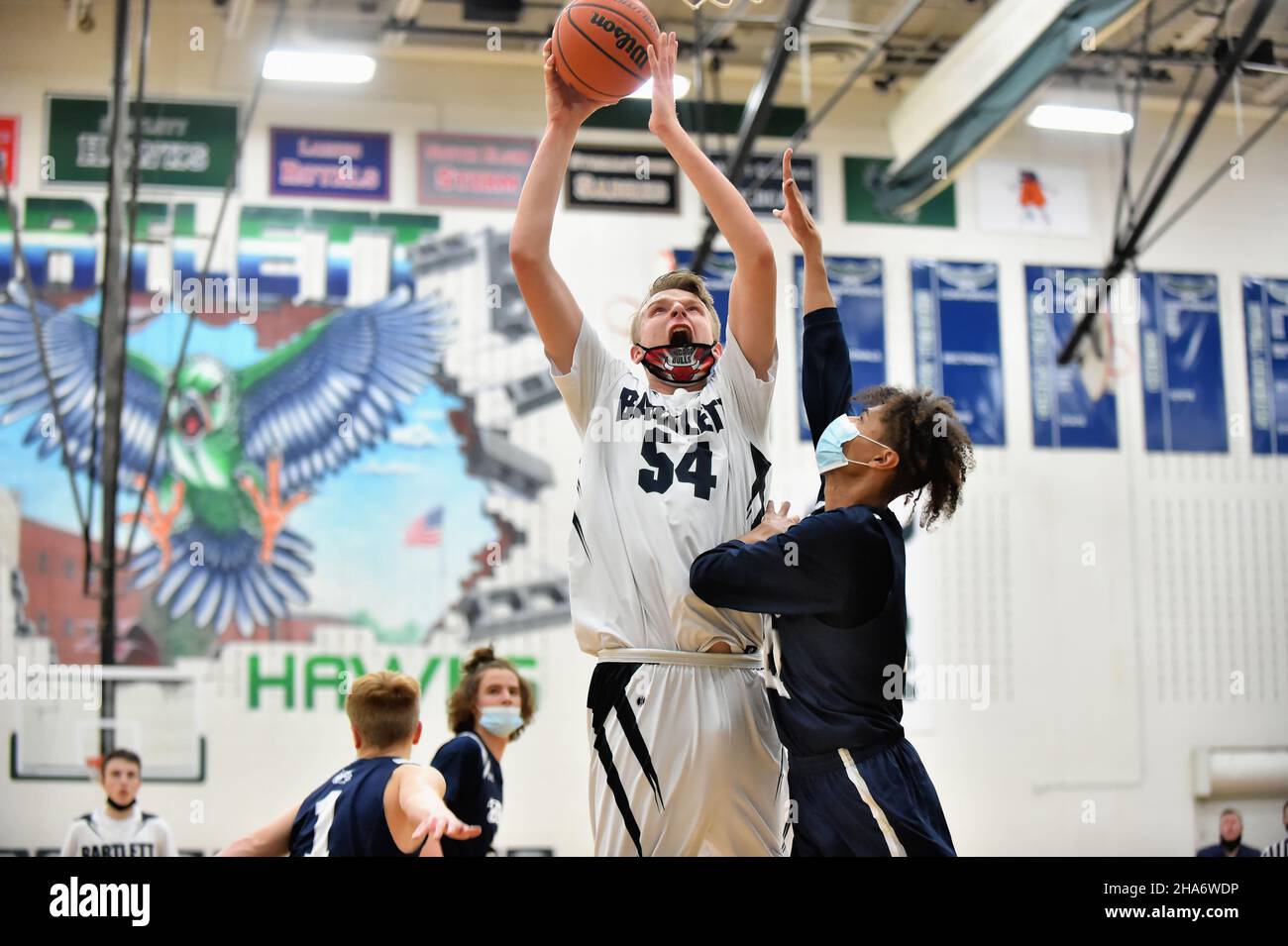 USA. Center scoring from in close over a defender Stock Photo - Alamy
