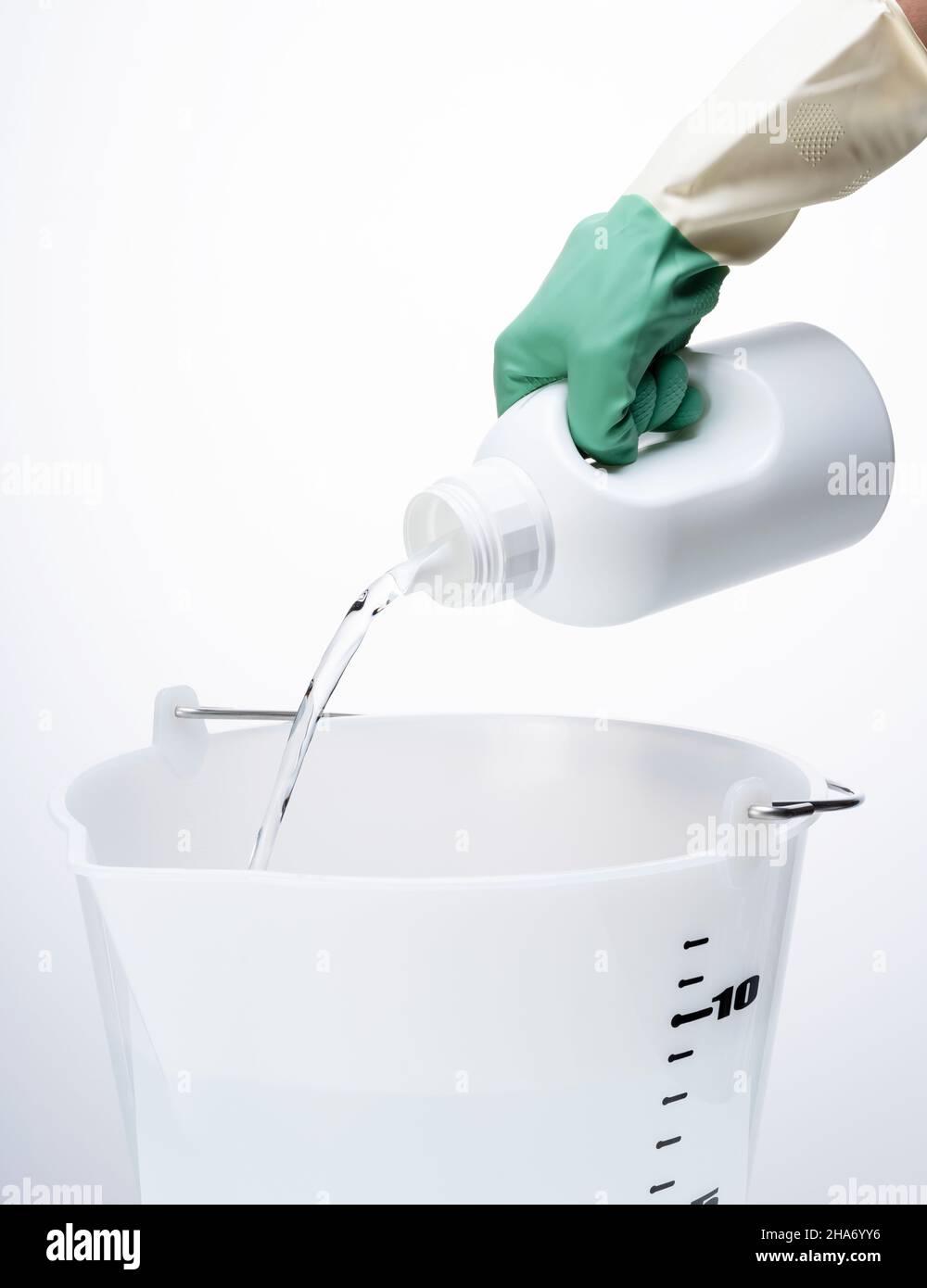 Pouring detergent bucket hi-res stock photography and images - Alamy